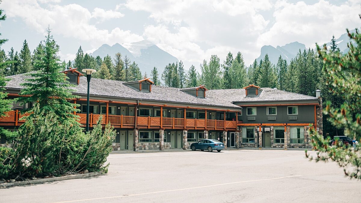 Mountaineer Lodge | Lake Louise Hotel | Canada